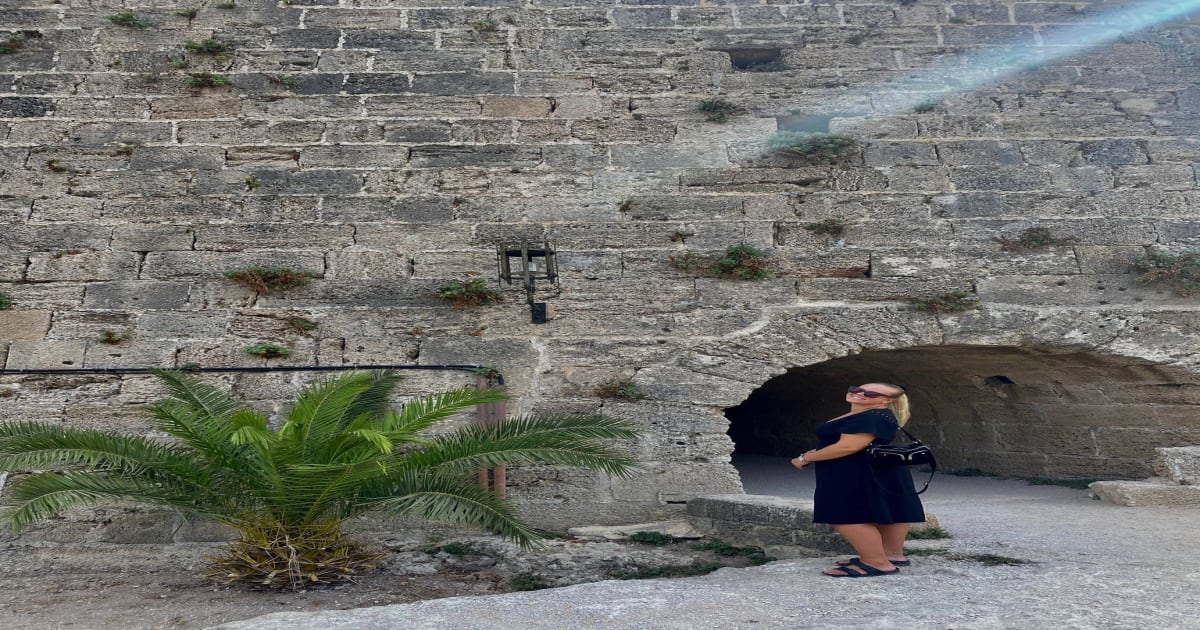 Rhodos by - guiden Amanda viser rundt | Spies